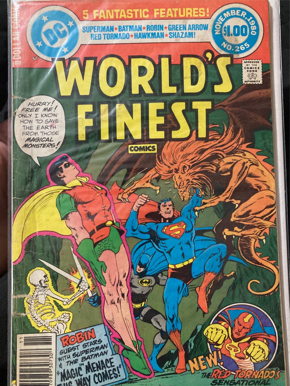 World’s Finest Comics magazine collectible [Barcode 07098930730811]